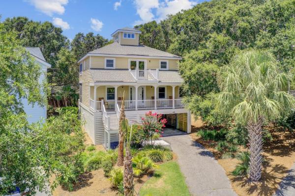 Wild Dunes Gem • Walk To Beach Pool Screened Porch Lounging - Isle of Palms, SC