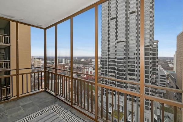 Downtown 2br Condo W Balcony - Atlanta, GA