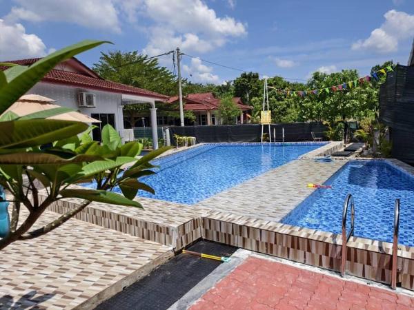 Family Villa - Bera Poolstay - Teriang