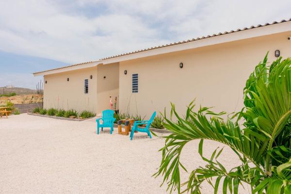 Bunitesa Di Bida, Kas Iguana - Curaçao