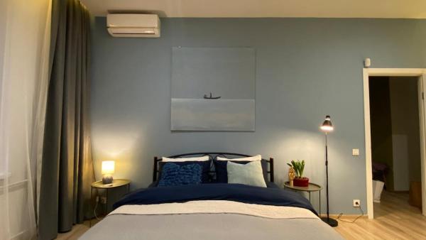 Trendy Colors Chill Apt Near Metro - 