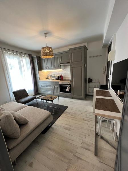 F2 Climatisé Centre St Raphaël Plages 900 M Et Gare - Saint-Raphaël