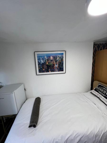 Corby's Finest En-suite Room - Corby