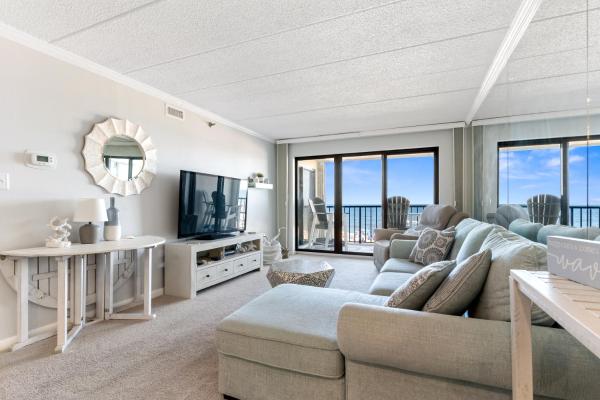 Bright Oceanfront 2br Condo Balcony, King Bed & Parking - Maryland Beach, MD