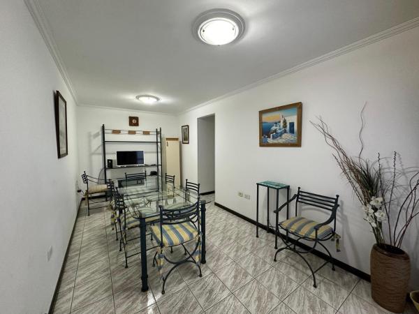 Departamento Céntrico Amplio Con Cochera Incluida - Provincia de Santo Tomé y Príncipe, Argentina