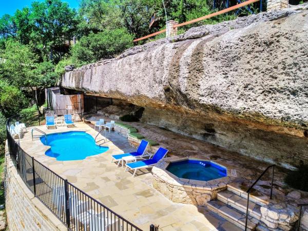 Treehouse Bungalow With Community Poolhot Tub 16 - Lakeway, TX