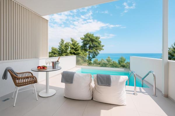 Gloria Luxury Suites - Касандрия