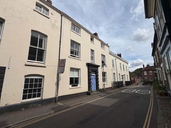 The Old Retreat - Stourport-on-Severn