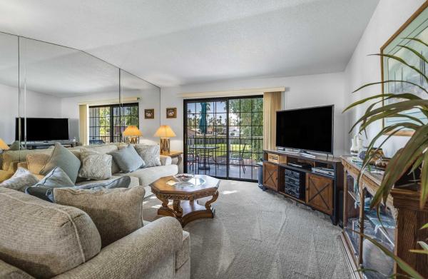 Stylish Condo With Private Pool & & Panoramic View - Palm Springs, CA