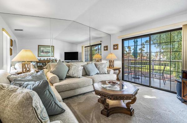 Stylish Condo With Private Pool & & Panoramic View - Palm Springs