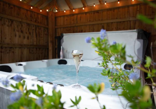 City To Country Retreat Luxury Cottage With Hot Tub - Suffolk