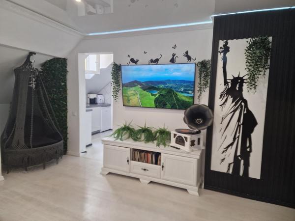 The Oasis - Retro Modern Vogue - Riga