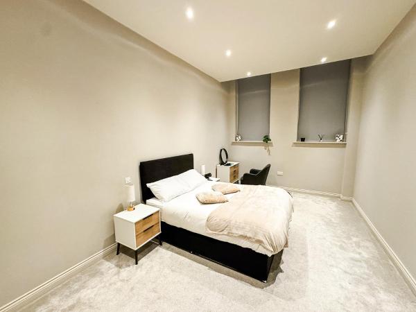 Prime Leeds- Spacious Cinema Apartment - Leeds
