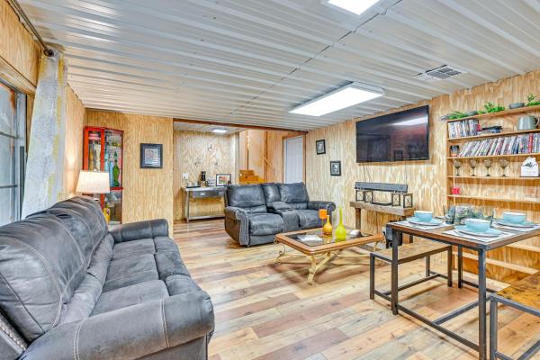 Easy I-30 Access Cozy Texarkana Apt With Essentials - Texarkana, AR