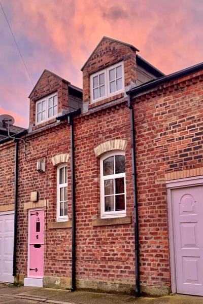 2 Bed Cottage - Sleeps 4 - Wifi - Parking - Tynemouth