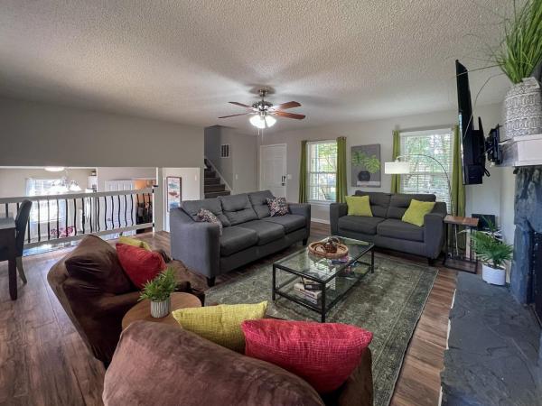 New! 10 Guest! King Bed! Patio! Grill! Near Atl & Downtown Norcross - ストーン・マウンテン, GA