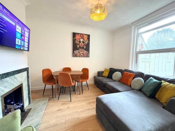 Entire 5 Bed New Home - Southampton Centre - 4bdrm - Wiltshire