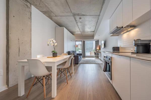Séjour D'été Avec Piscine, Barbecue, Salle De Sport Et Terrasse - Brossard