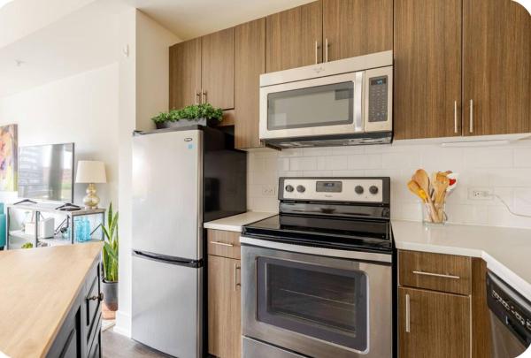 Lux In Cherry Creek, Free Parking, Heated Pool - Denver, CO