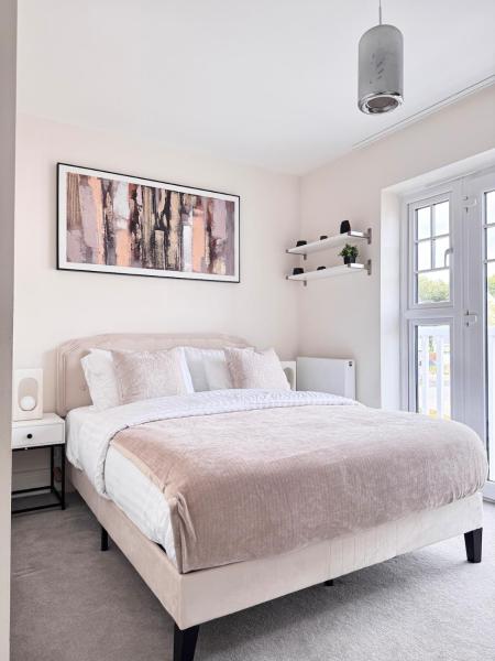 Stylish 4br Apt Serene And Central - Reading