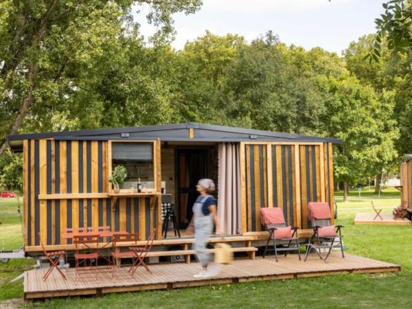Bungalow Pour 4 Avec Terrasse Et Cuisine ÉQuipée - Api-1-52-705 - Saintes