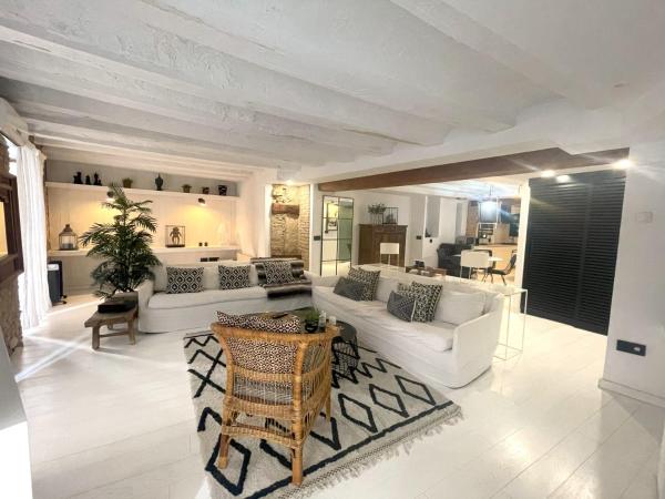 No Turistic Rental, Duplex Penthouse In The Historic Center, Valencia, Ideal For Those Looking To Stay In The City For A Season, Including Professionals And Students - Paterna
