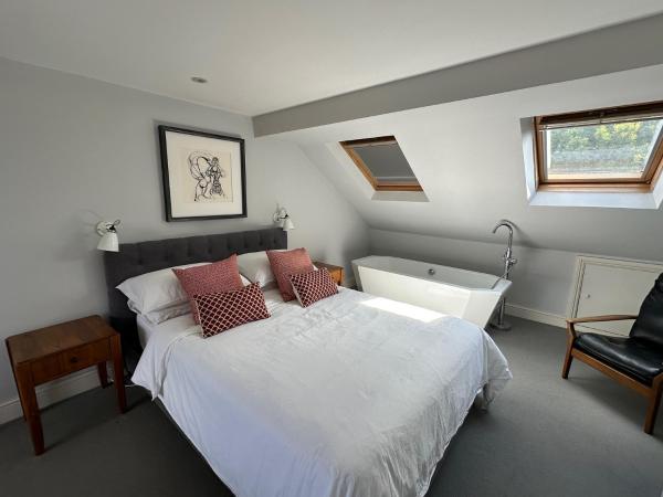 Dordrecht Road - Kingston upon Thames