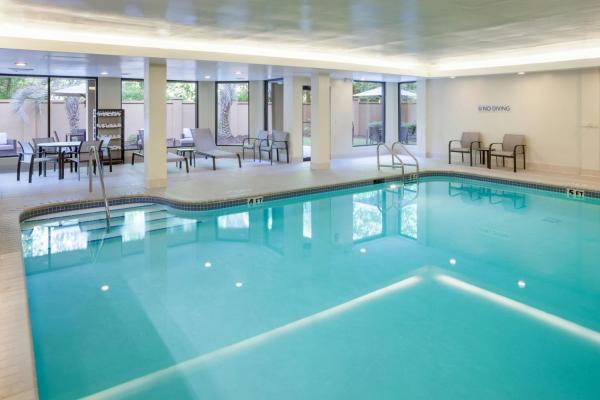Courtyard By Marriott Pensacola - Pensacola, FL