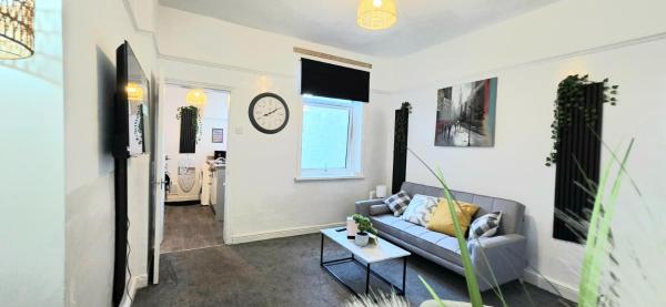 Charming 3br - Sleeps 5 - Fast Wifi -Parking - Barrow-in-Furness