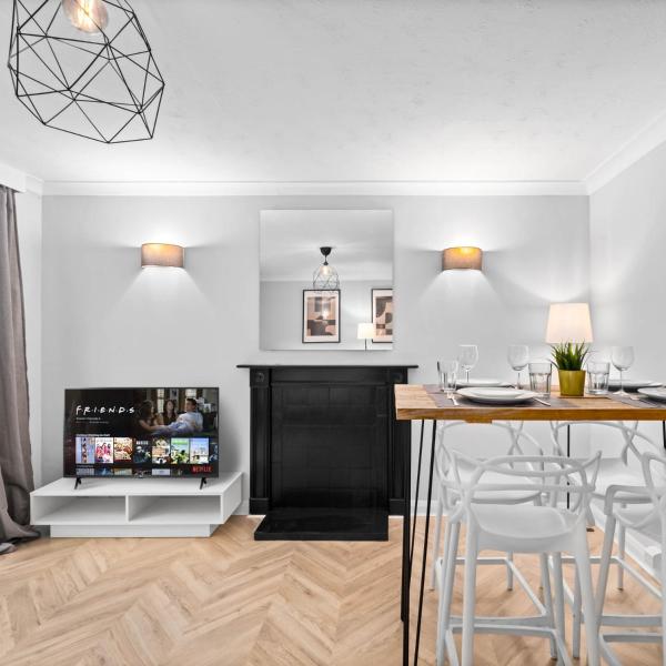 Stylish 2-bed Apartment - Netflix, Garden & Free Parking 21e - 건지