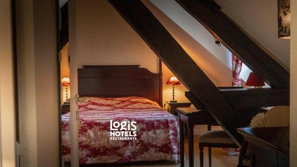 Logis Hôtel L'orée Des Charmes Et Son Restaurant L'évydence - Côte-d'Or