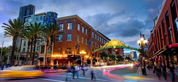 The Daisy Bright 2br Stay In Downtown San Diego - San Diego Airport (SAN)