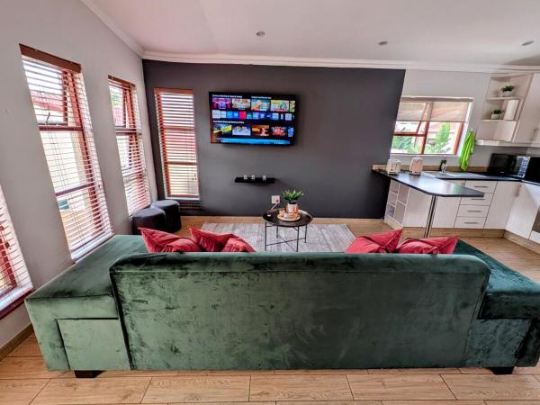 Luxury Studio In Fourways - Lanseria