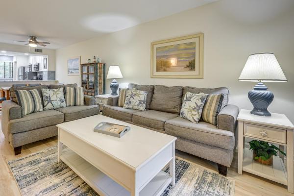 Steps To Myrtle Beach Condo With Pool Access - Myrtle Beach, SC