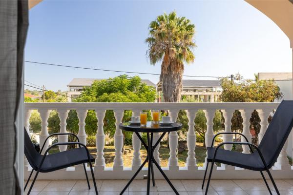 Palm Studios, 350m From Agios Sostis Beach, By Zantewize - Kalamaki