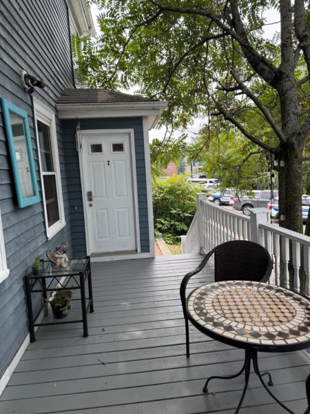 Beautiful Townhouse 2 Br's, 2 Bath's - 퀸시