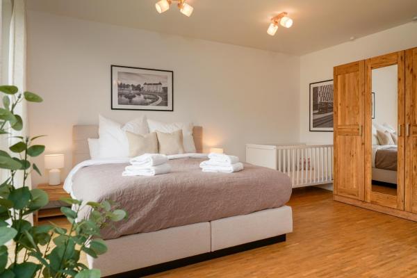 Wohnkultur - Ferienhaus Für 10 Mit Garten Und 5 Schlafzimmern - Schwetzingen