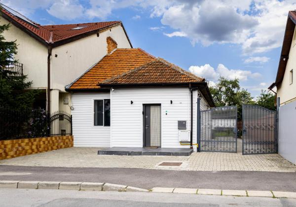 Nordic Villa Brasov - With Private Yard, Bbq & Free Parking, 4 Km From City Center - 羅馬尼亞