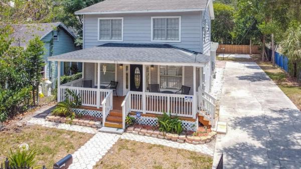 10 Beds! Large Home Groups Multiple Families - Tampa