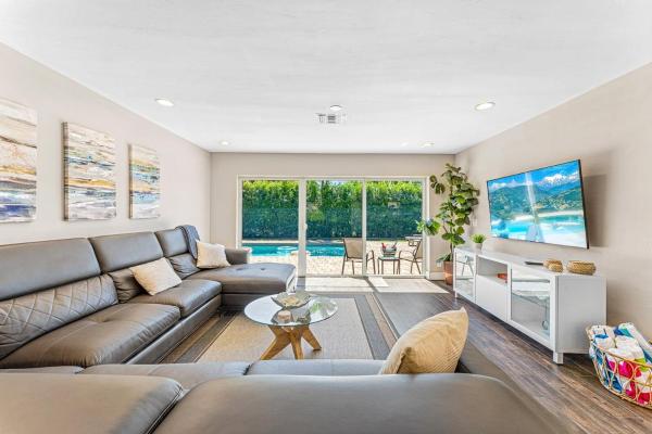 Heated Pool Walk To Beach & Dining Sleeps 10 - Pompano Beach, FL