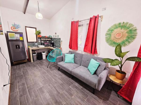 Cara Coral, Un Oasis En La Selva - Limon