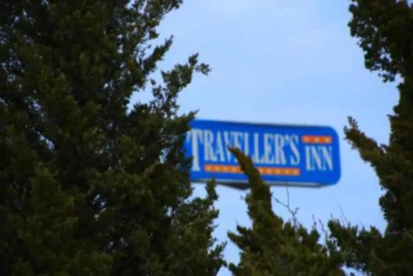Travelers Inn - Topeka, KS