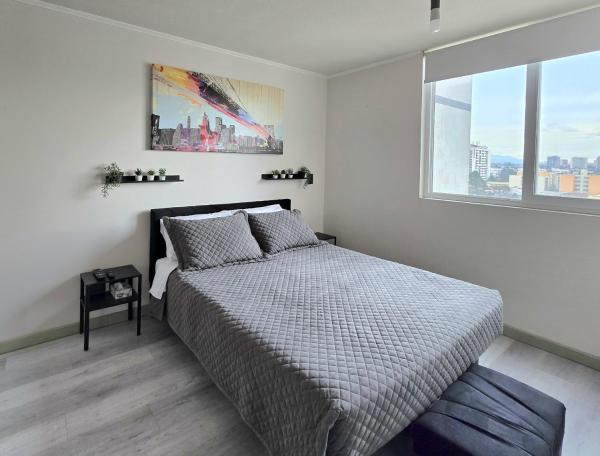 Moderno Apartamento Full Equipado, Estacionamiento Privado Y Cercano Al Metro - El Bosque, Chile