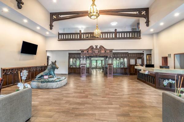 Riverview Inn & Suites, Ascend Hotel Collection - Rockford, IL