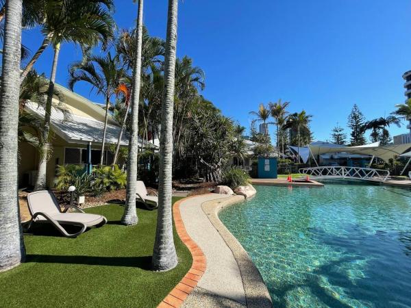 Diamond Beach Poolside 44 Premium - Gold Coast