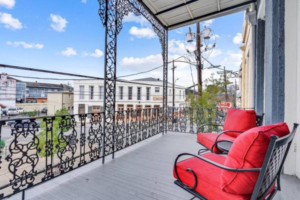 Luxury Lgd Condo W Balcony Near Magazine St - New Orleans, LA