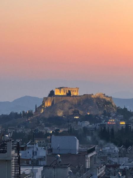 Acropolis-view Penthouse, Haute Athenian - Athen