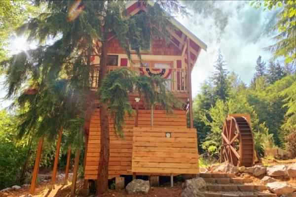 Treehouse Place At Deer Ridge Ole Mill - Everett, WA