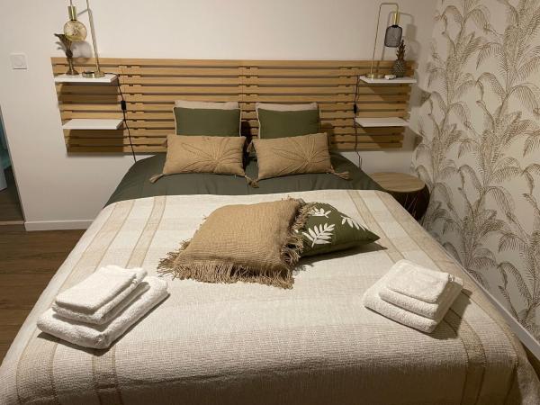 House In Forest Proche Gr And Circuit - Sarthe