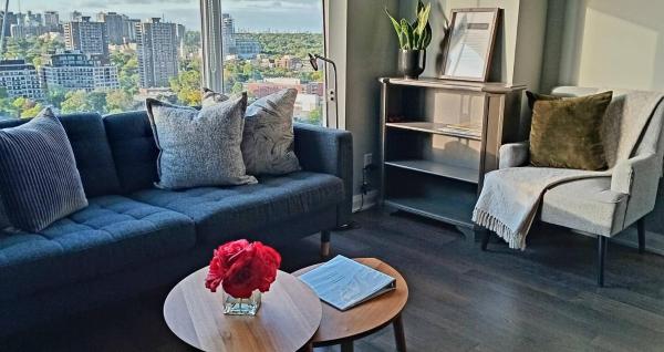 Yorkville's Premier 2-bedroom, 2-bath Suite - Toronto